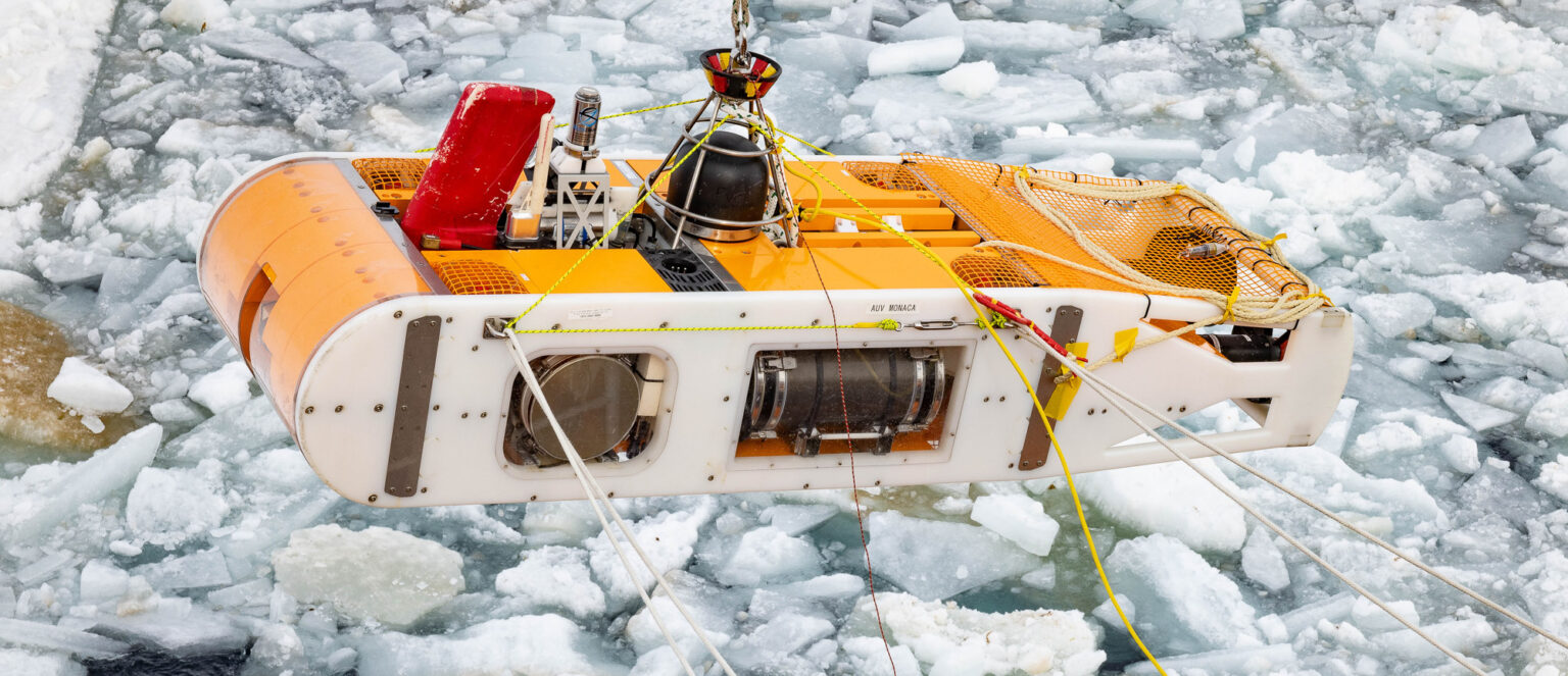 水中ロボット「MONACA」、南極の海を潜る！ | 極