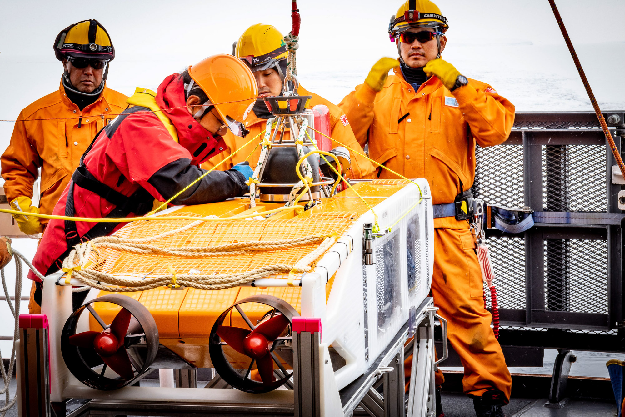 水中ロボット「MONACA」、南極の海を潜る！ | 極
